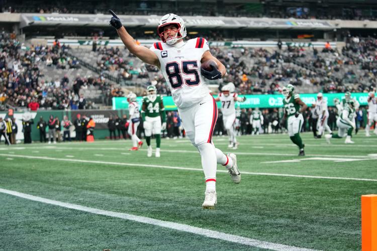Patriots get career-high 5 TD passes from Maye in 42-10 rout of Jets ...
