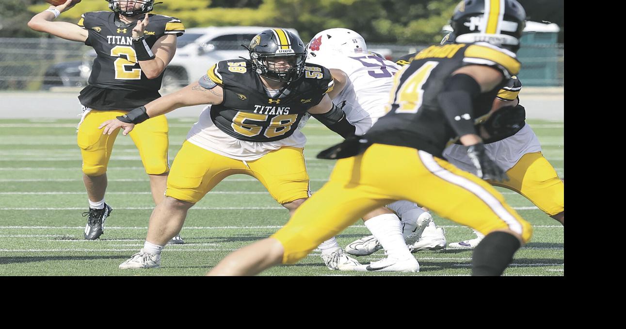 Hononegah grad Cole Warren stars at QB for UW-Oshkosh | Sports ...
