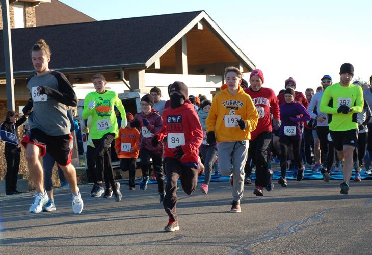 Families trot together on Thanksgiving morning at NorthPointe's annual ...