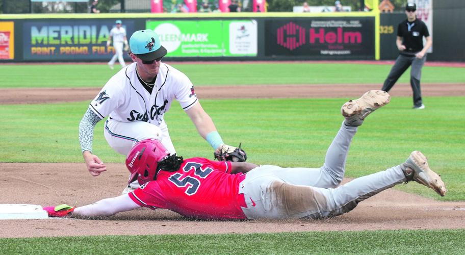 Beloit Sky Carp slip back into a first-place tie with Quad Cities | Sports | beloitdailynews.com