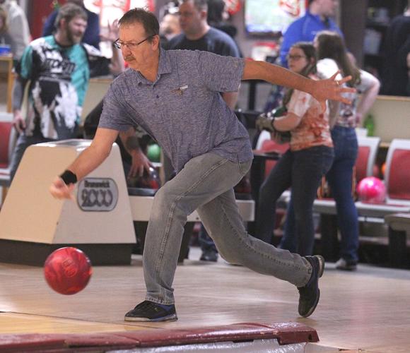 Bowler Johnny Ward's 300 spices second night of Daily News Tournament ...