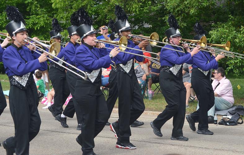 Memorial Day parade brings out patriotism, family gatherings ...