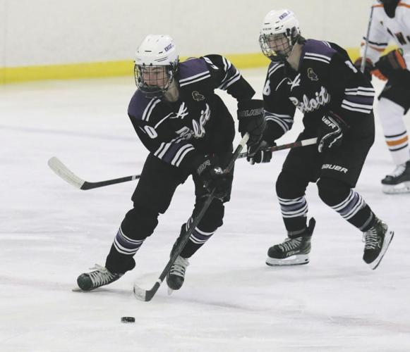 Beloit Memorial's boys hockey team stumbles in Thanksgiving tourney ...