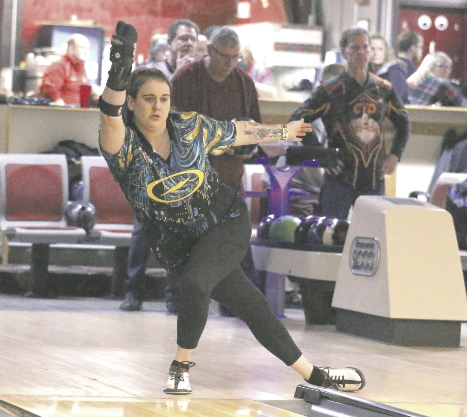 Lineup set for finals at Beloit Daily News Holiday Bowling Tournament ...