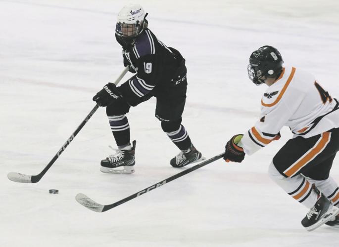Beloit Memorial's boys hockey team stumbles in Thanksgiving tourney ...