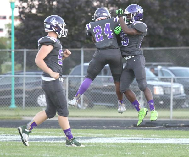 Beloit Memorial wins first Southern Lakes Conference football game ...