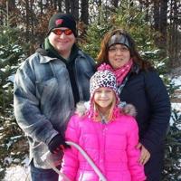 Local woman raises awareness of condition that's making her go blind ...