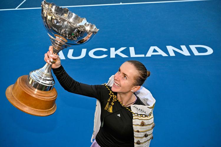 Elina Svitolina beats Wang Xinyu to win her 19th WTA Tour title in ...