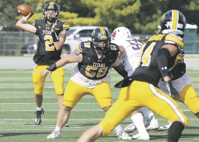 Hononegah grad Cole Warren stars at QB for UW-Oshkosh | Sports ...