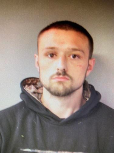 Cop dragged by getaway car after theft suspects grab load of power ...