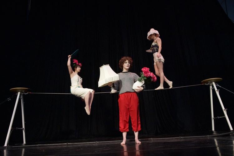 Circus artist goes 'full circle' | Local News | benningtonbanner.com