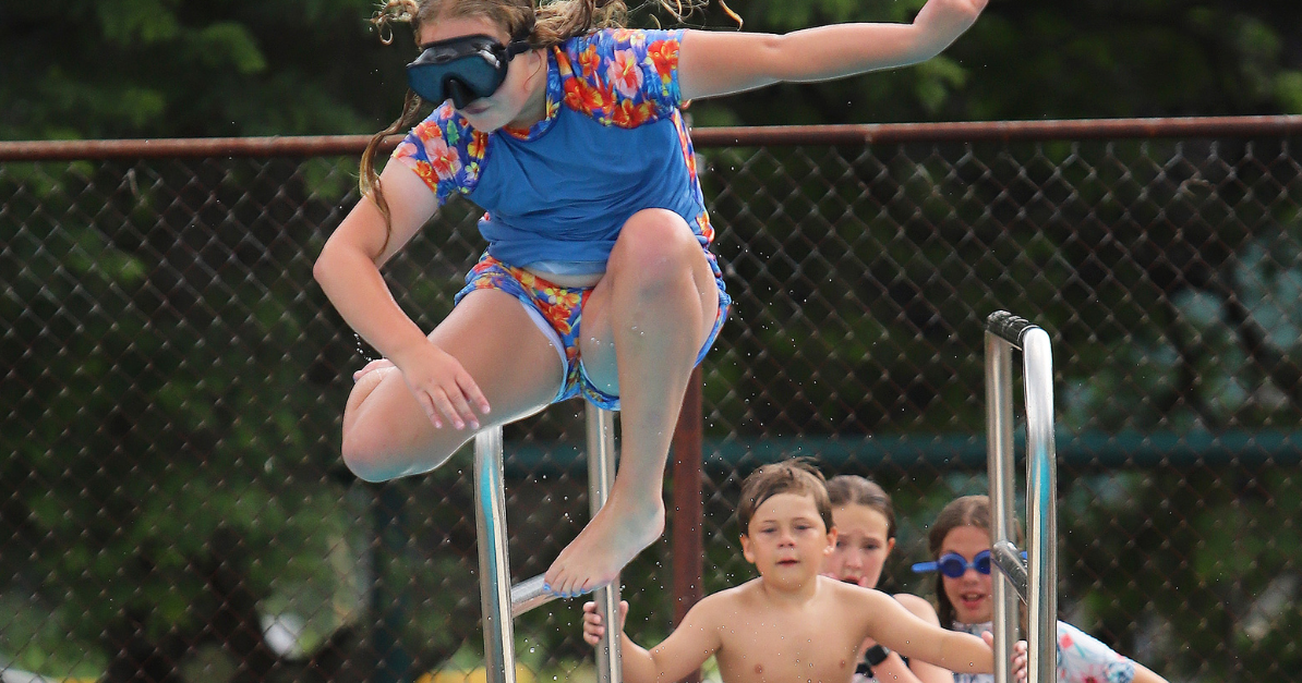 Photos | Diving into summer | Local News | benningtonbanner.com