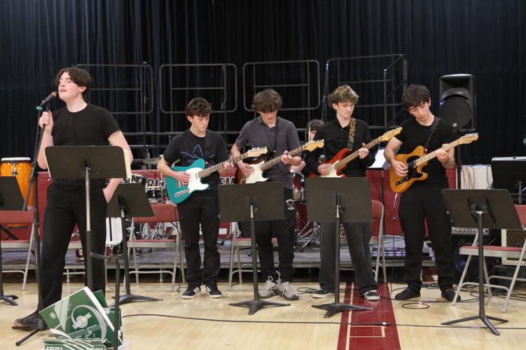 Photos | AMHS puts on a winter show | Entertainment | benningtonbanner.com