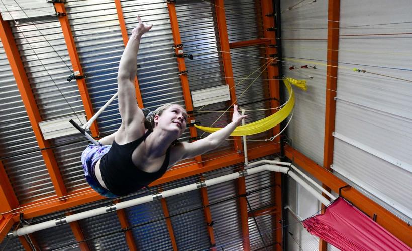 Circus artist goes 'full circle' | Local News | benningtonbanner.com