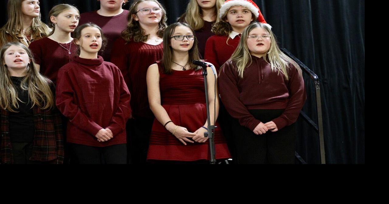 Photos | AMHS puts on a winter show | Entertainment | benningtonbanner.com