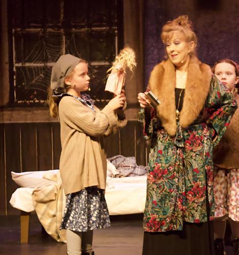 Monument Center offers Christmas magic in ‘Annie’ | Entertainment ...