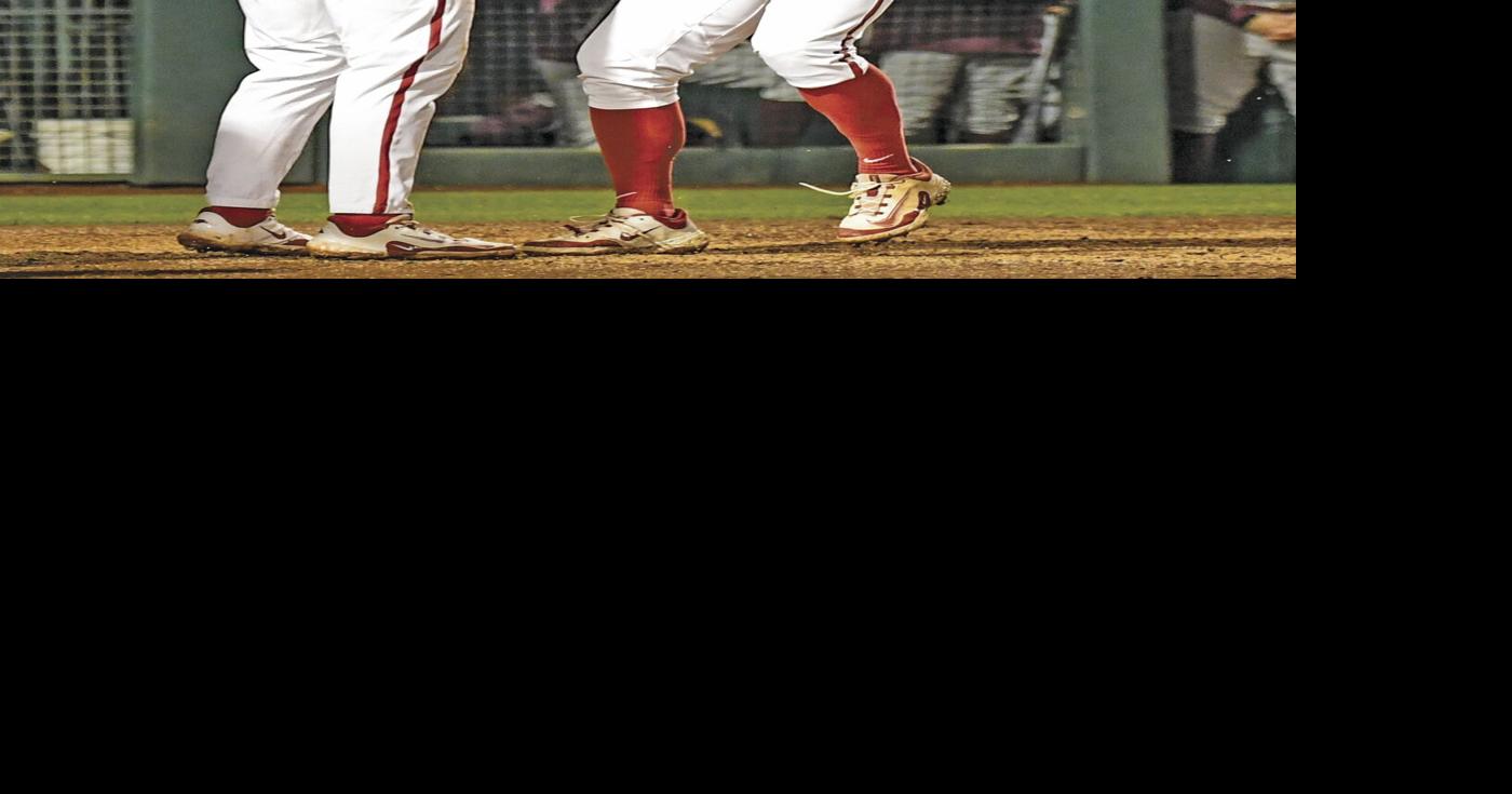 Hogs snap skid, eke past Aggies | Sports | bentoncourier.com