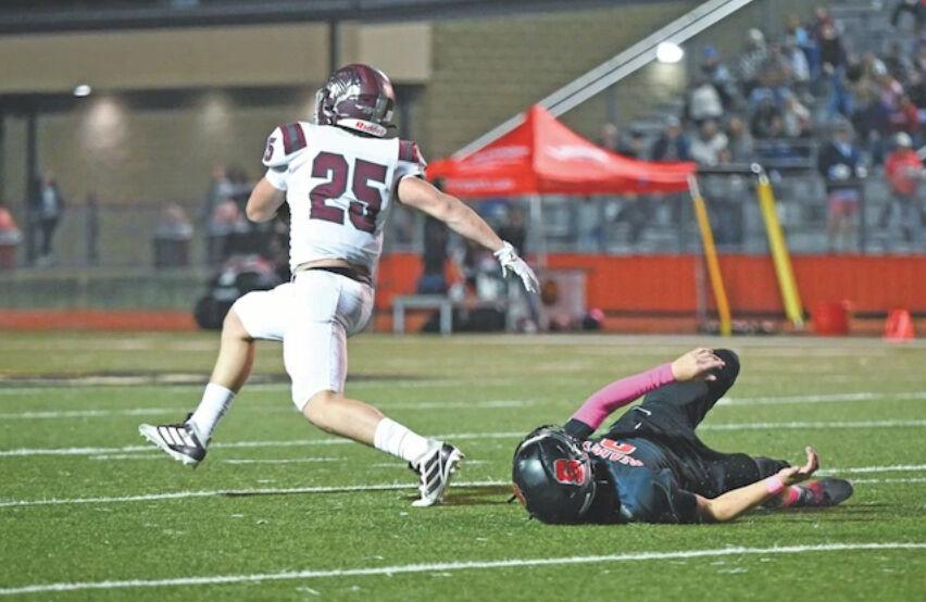 Benton breaks it open in 2nd half, routs Lions | Sports | bentoncourier.com