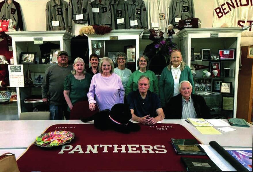 Benton High Class of 1971 marks 55-year reunion | News | bentoncourier.com