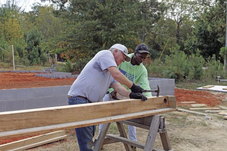 Habitat for Humanity Apostles Build | | bentoncourier.com