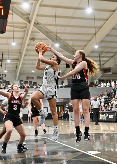 Big 4th sends Lady Miners to victory lane | Sports | bentoncourier.com