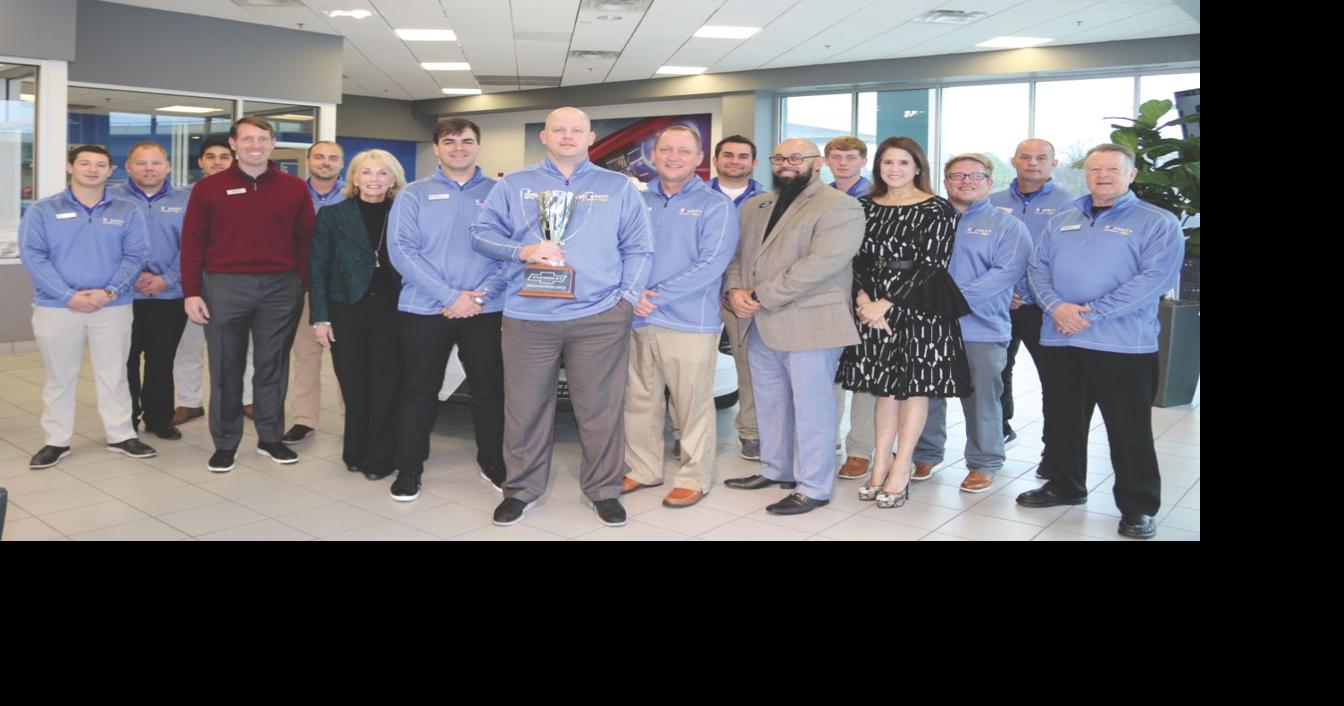 Everett Chevrolet named number one | News | bentoncourier.com