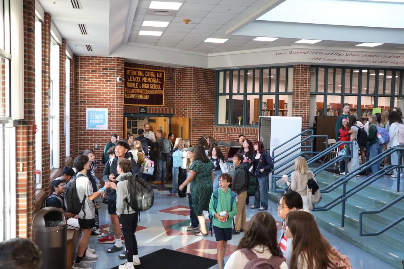 ‘Millionaires’ mascot draws hometown fans to Lenox School Committee ...