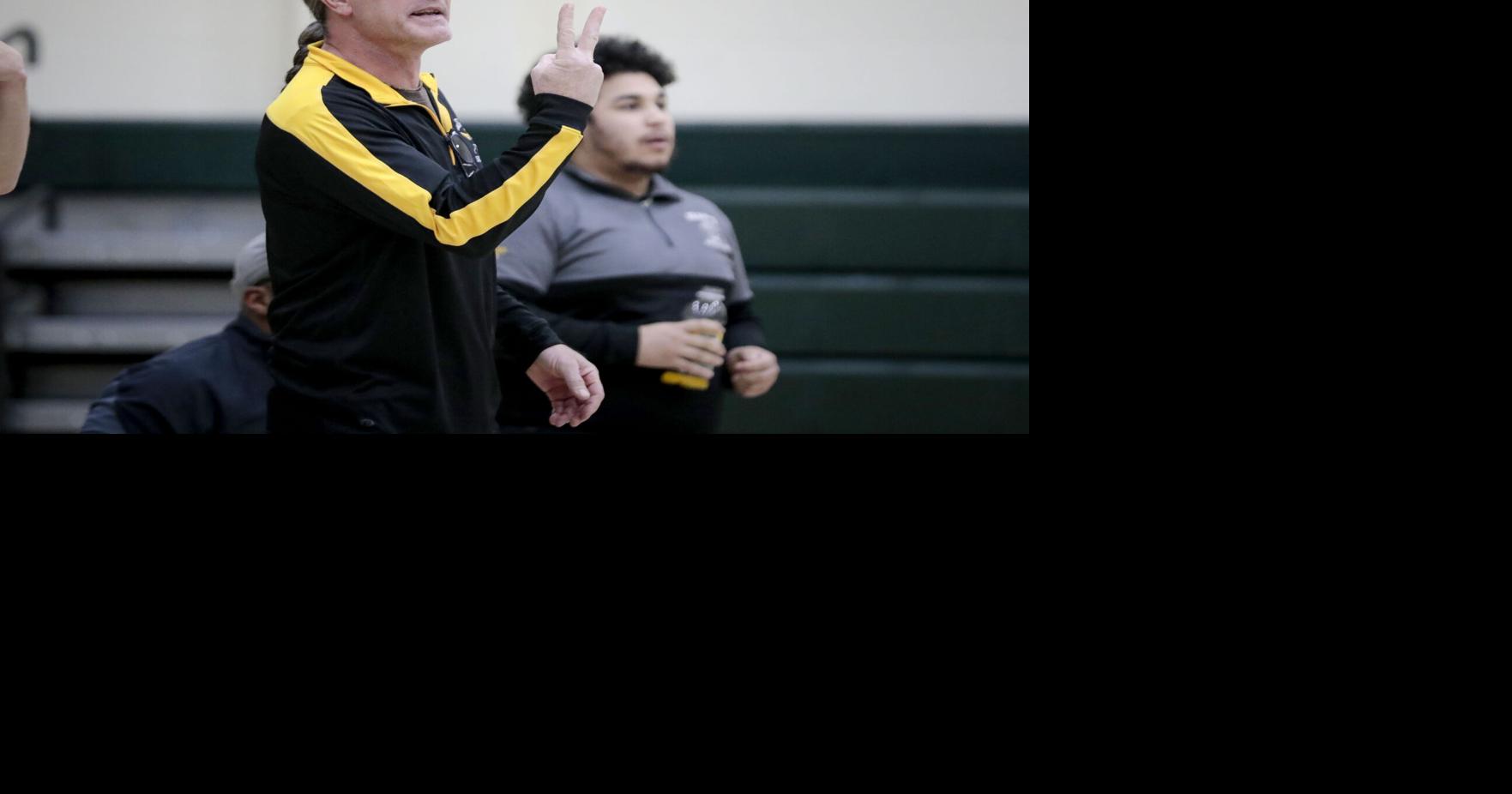 coach derek powell hold up two fingers | | berkshireeagle.com