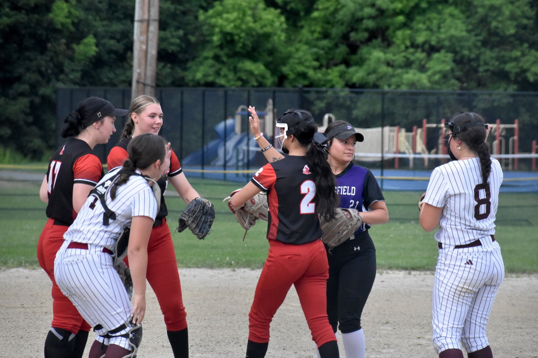 Mound huddle | | The Berkshire Eagle
