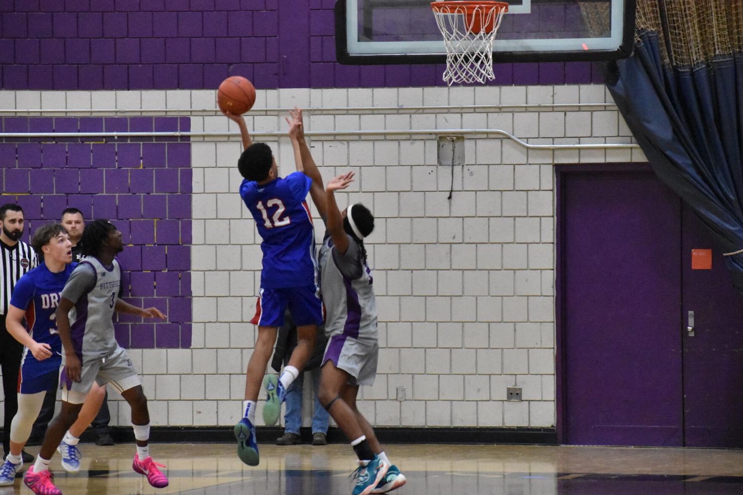 Shane Foucher tough over Quincy Abellie | | berkshireeagle.com