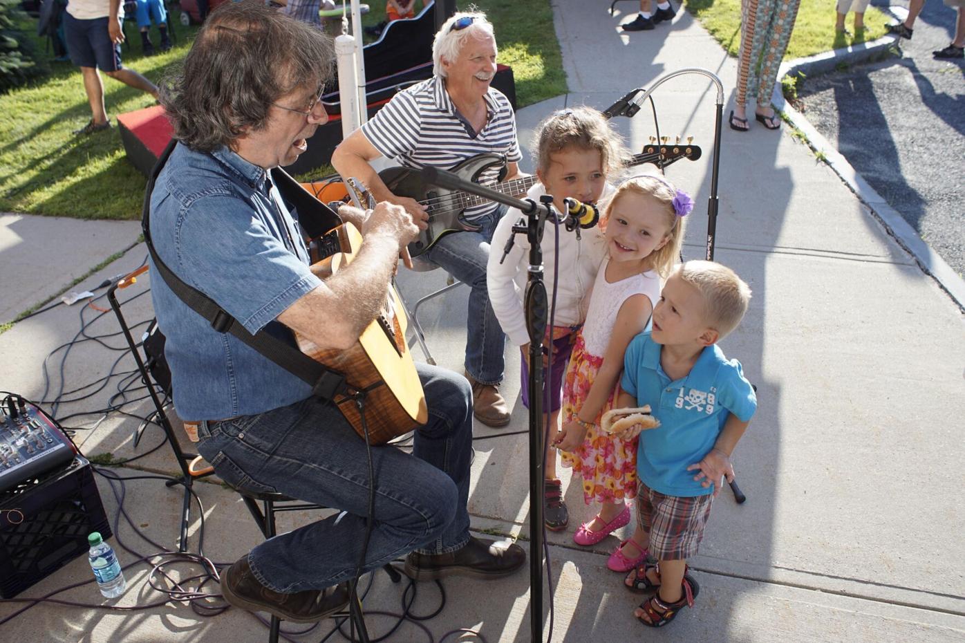 Berkshire troubadour David Grover remembered as 'a musician's musician ...