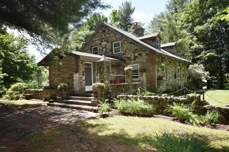 'Fantasy homestead made of stone' | Archives | berkshireeagle.com