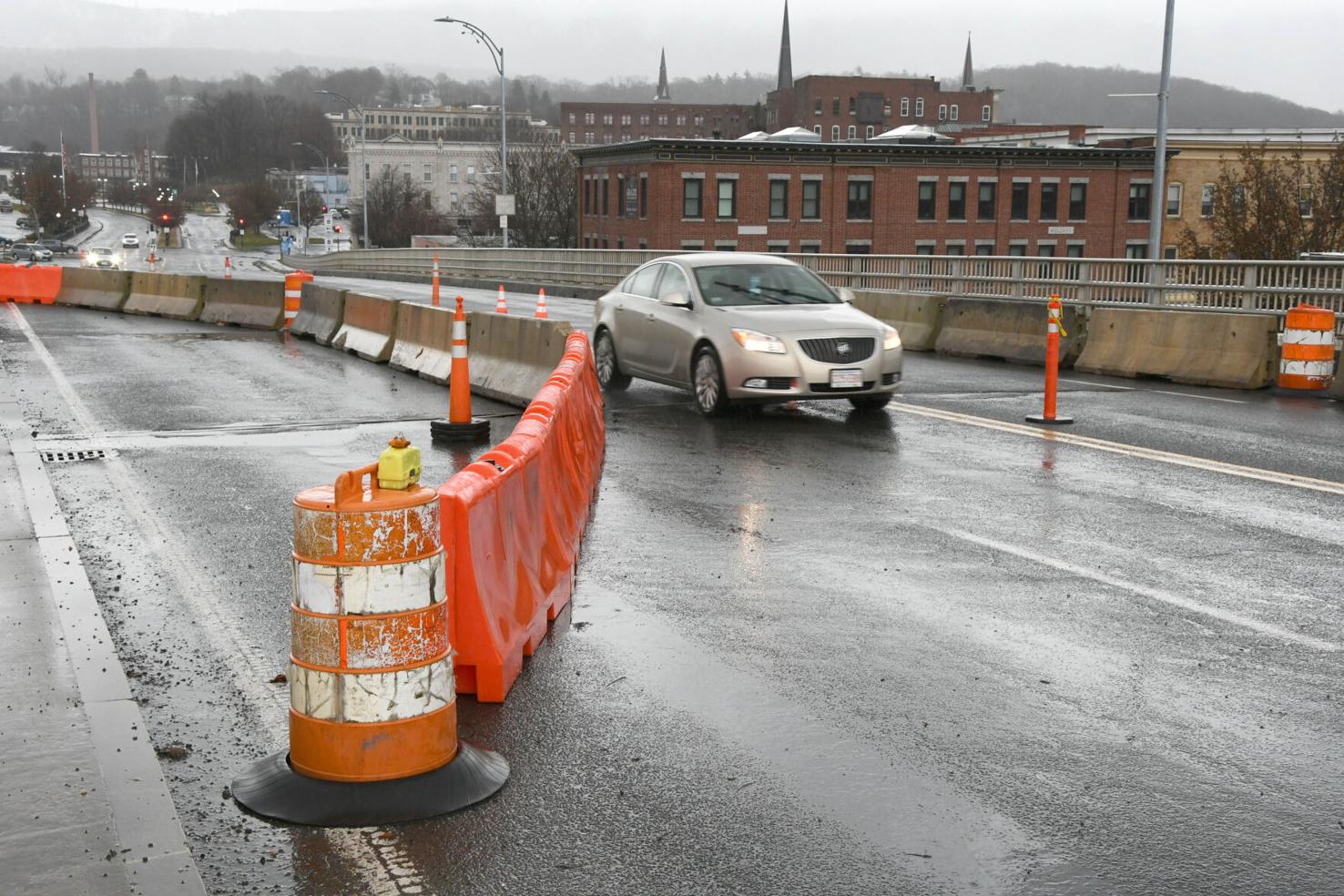 Veterans Memorial Bridge added to list of bridges deemed 'structurally ...