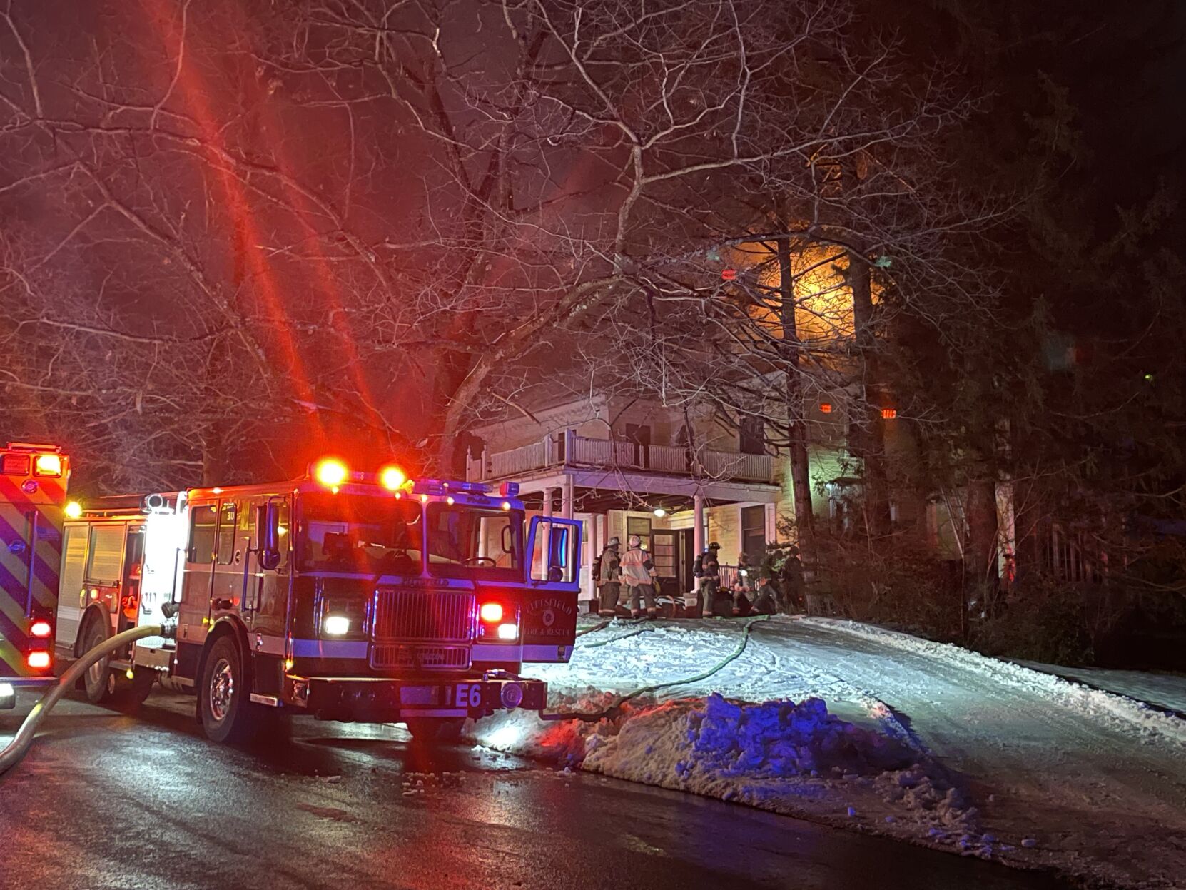 Residents escape Dawes Avenue home on fire safely thanks to a passerby ...