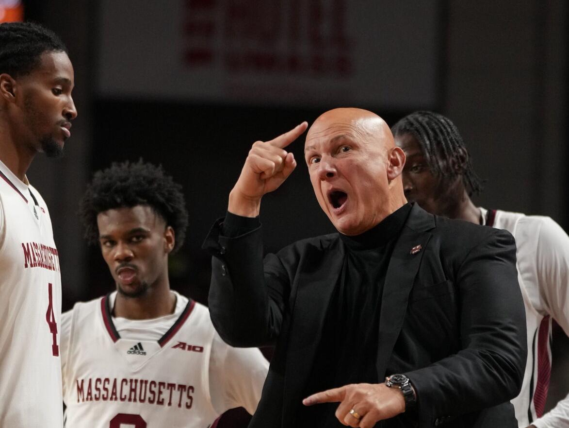 Frank Martin, UMass look to right the ship as the Atlantic 10 ...