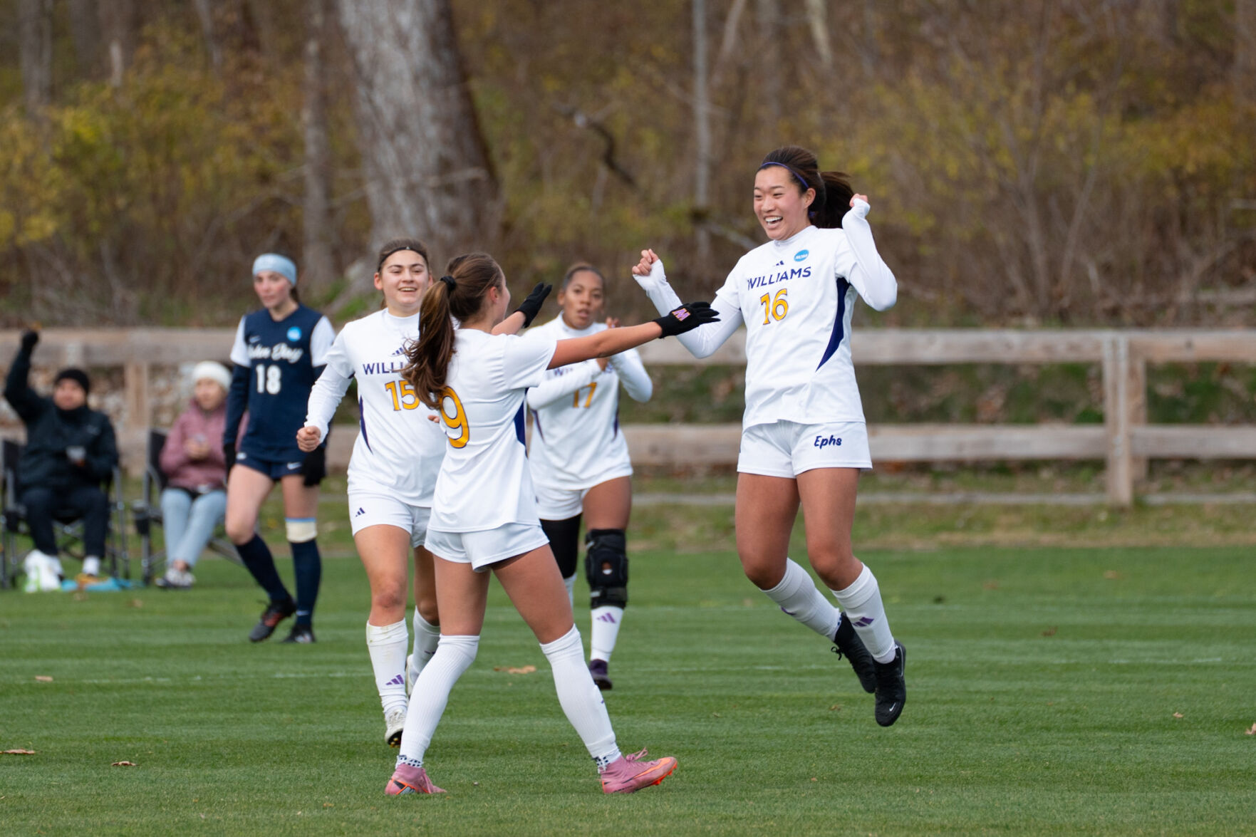 Brianna Wright scores 2 goals, Williams women open NCAA soccer tourney ...