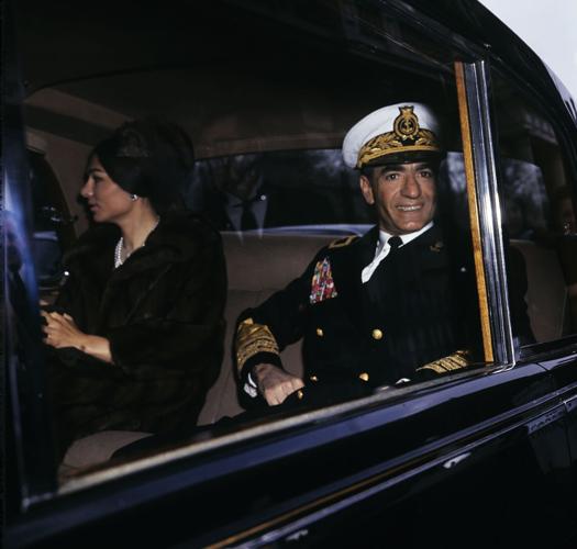 Reza Pahlavi, a Williams College student once, tests his moment in Iran ...