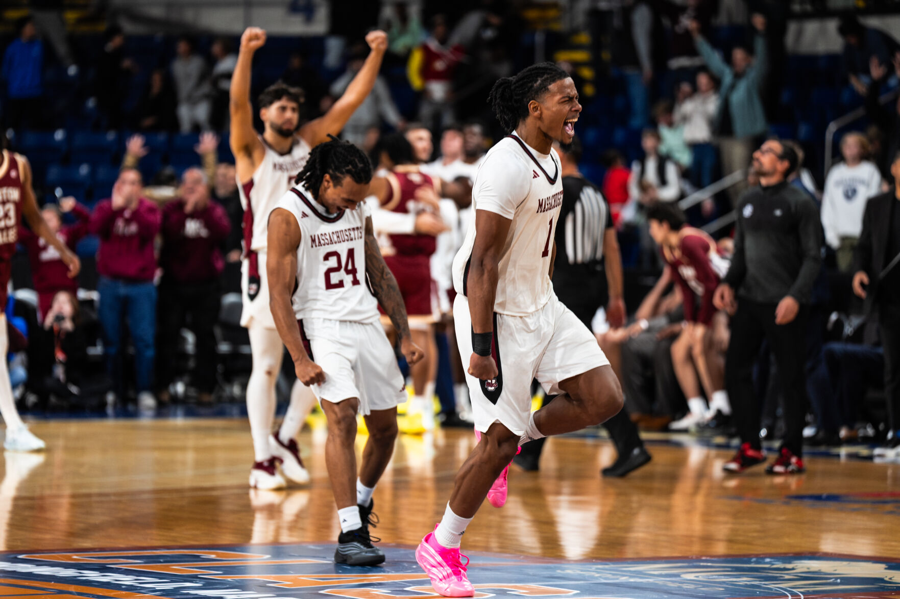 Marcus Banks Jr. makes 2 free throws with 5 seconds left, as UMass ...