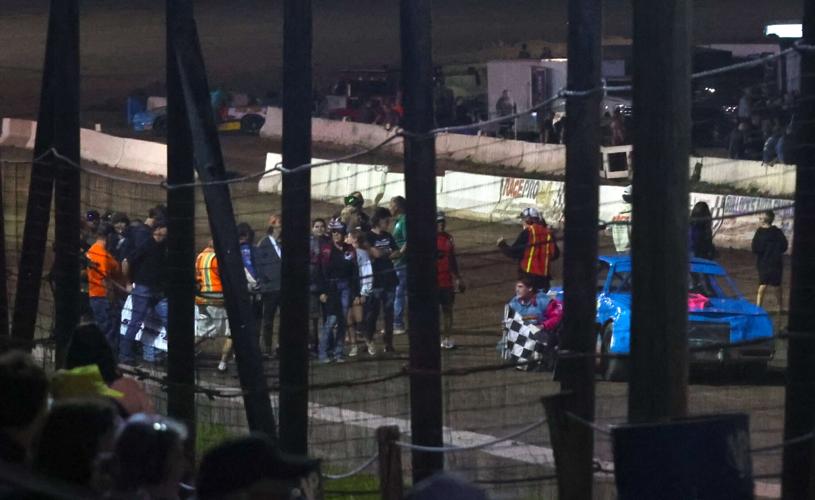 Andy Bachetti overtakes Brett Haas in Big Blocks; Dave Striebel Jr ...