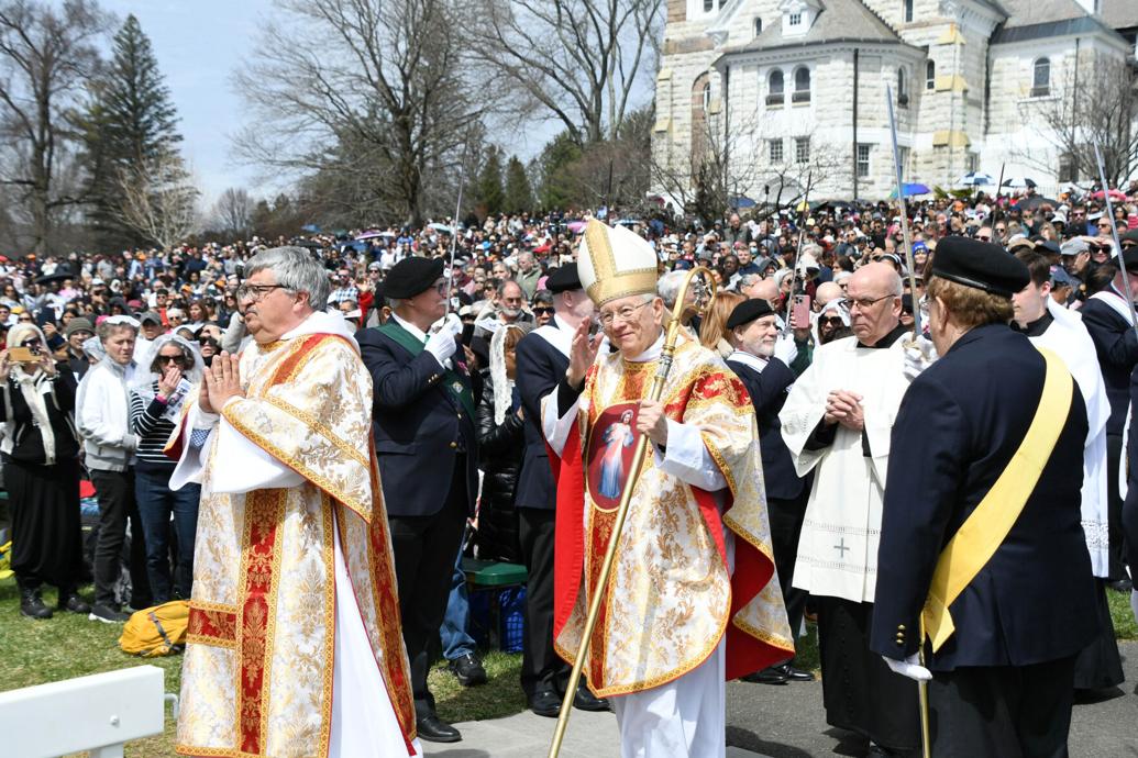 'A sense of being forgiven.' Thousands attend Divine Mercy Weekend at ...