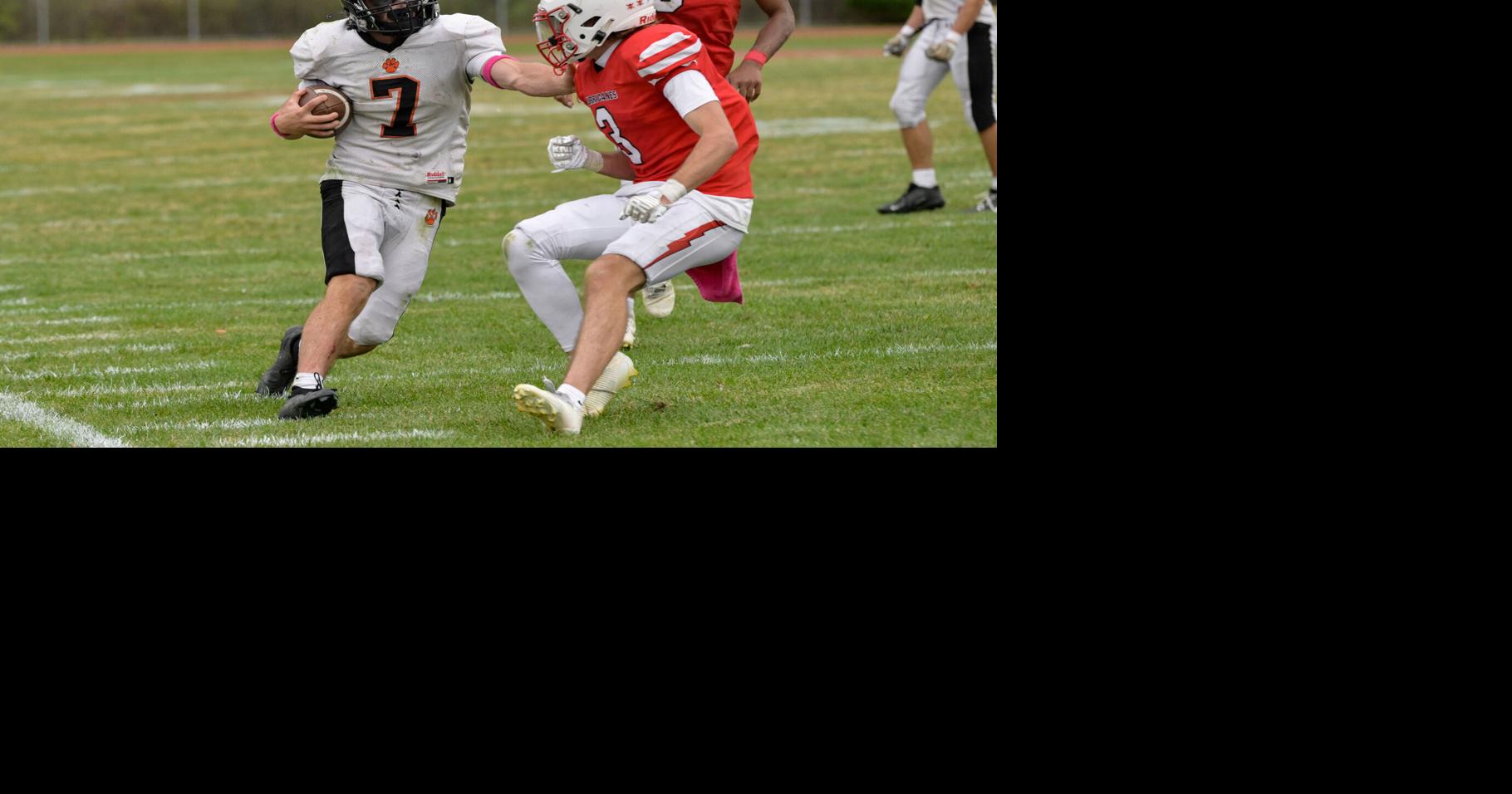 Lee improves to 7-0, wins the Suburban North championship by beating ...