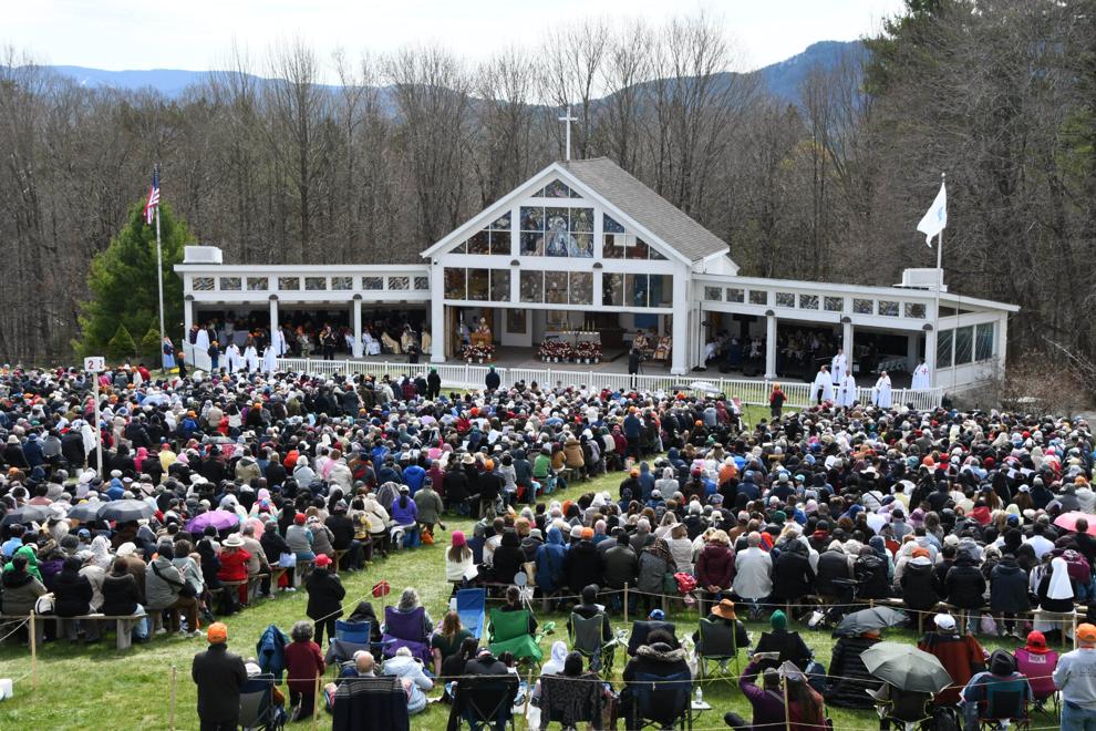 'A sense of being forgiven.' Thousands attend Divine Mercy Weekend at ...