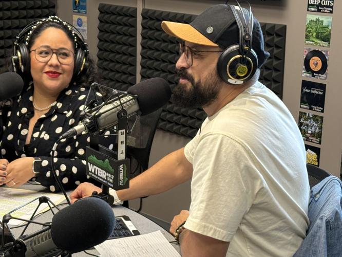 Spanish-language radio program “Pilldorama” offers mental health ...