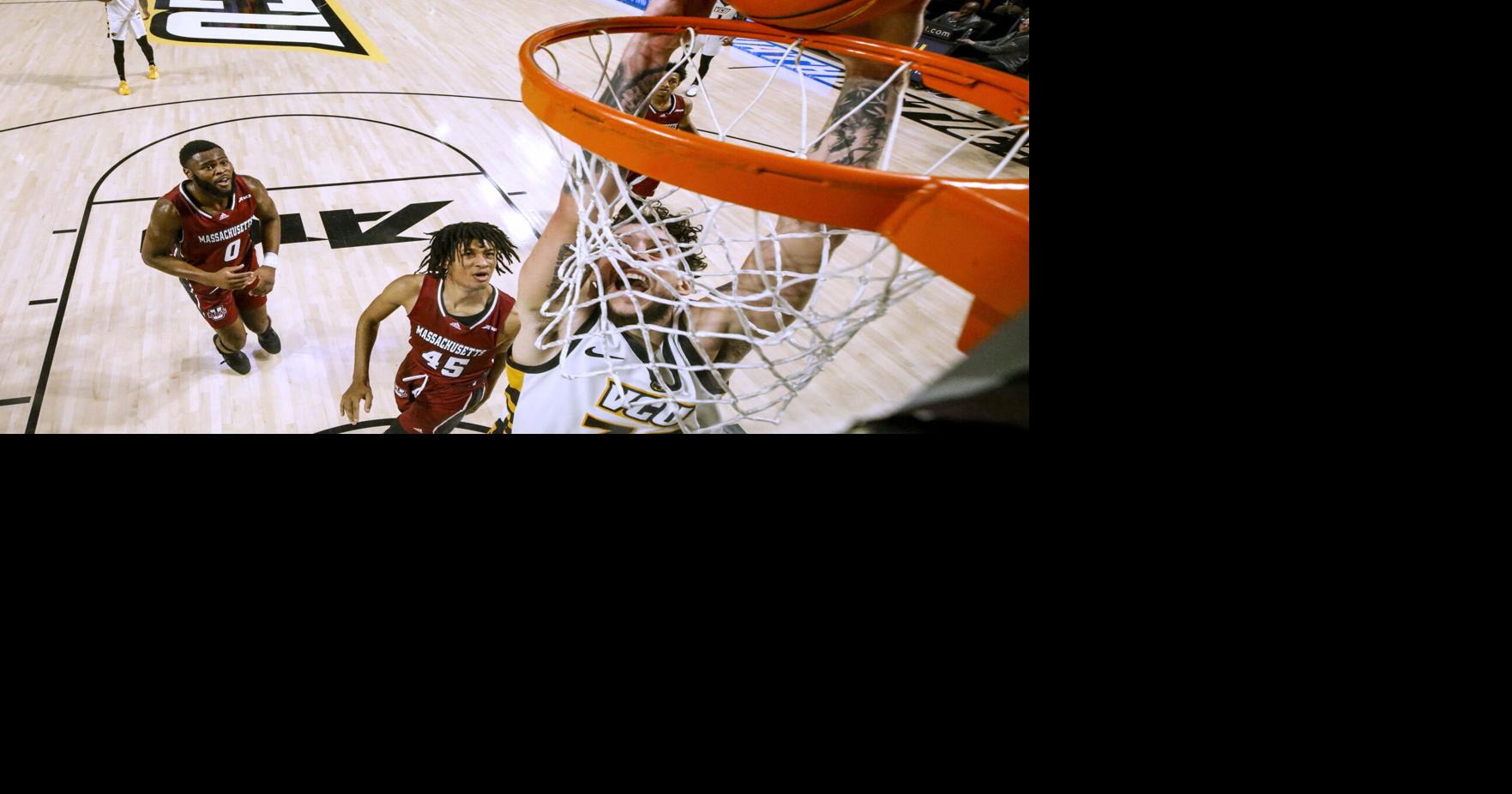 Howard Herman: UMass basketball coach Frank Martin and social media is ...