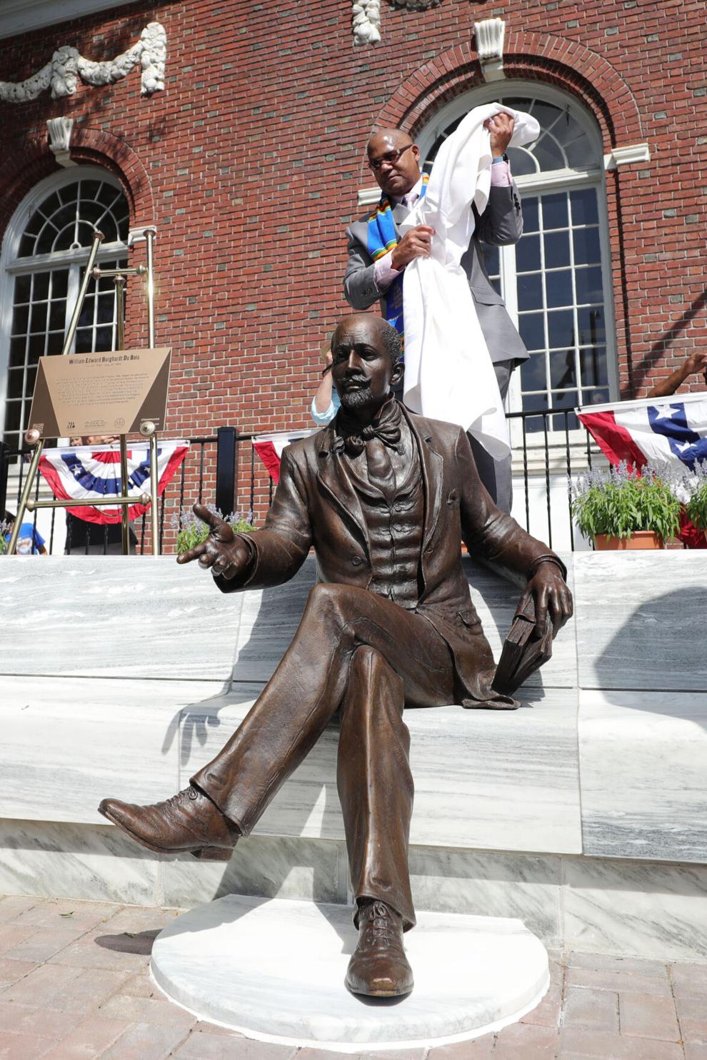 'We should be inspired by his courage.' Great Barrington unveils statue ...