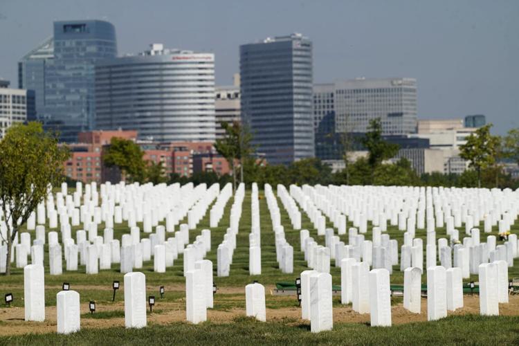 Photos: Military Funeral for Roman Sadlowski at Arlington National ...