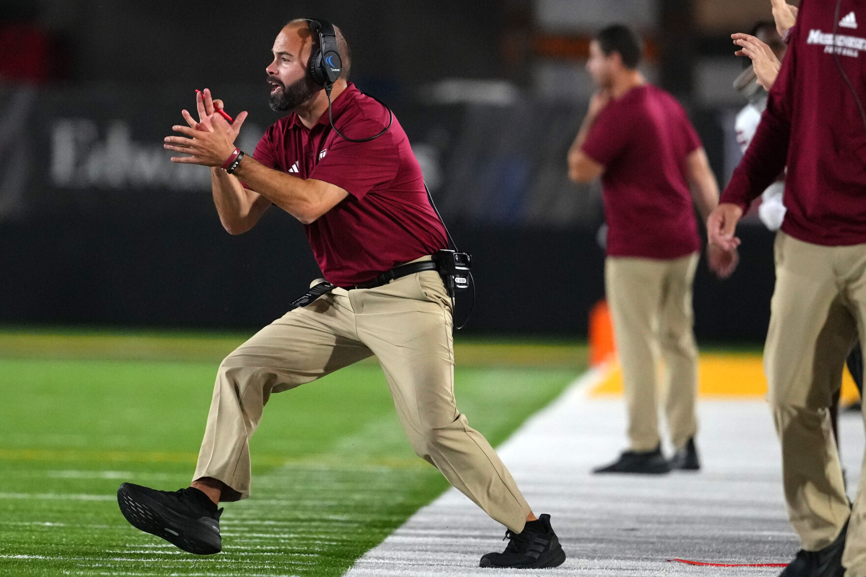 UMass football looking for that elusive first win, travels to Kent ...