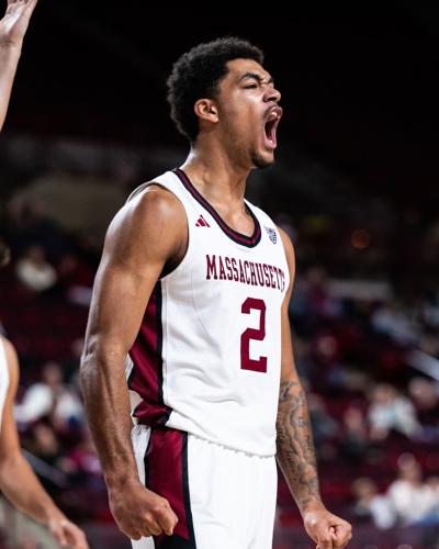 UMass men's basketball sprints out to a big lead, holds off Harvard at ...