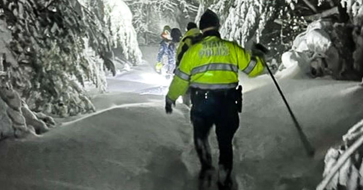 First responders hike 2 miles overnight in deep snow to rescue hikers ...