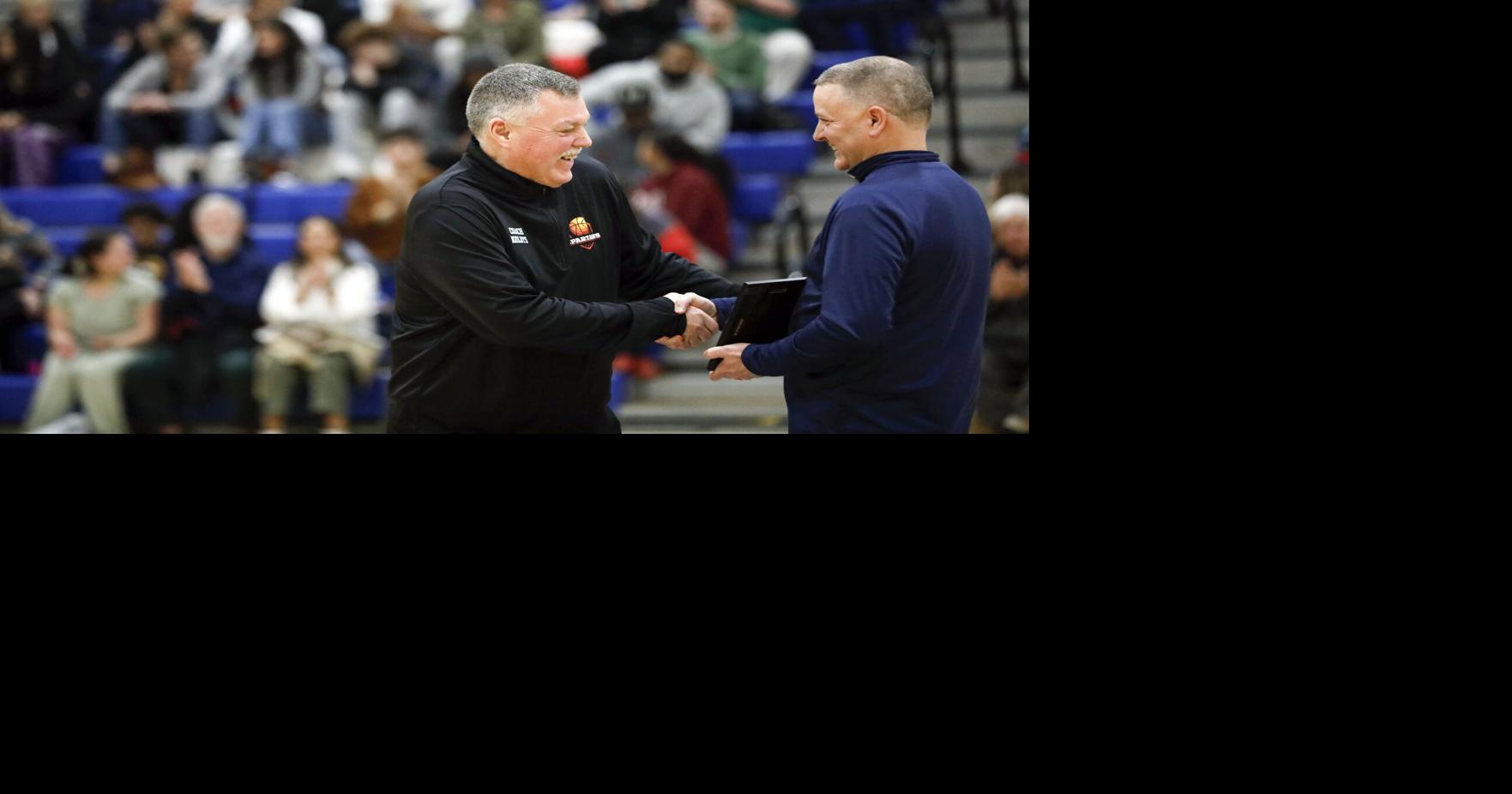 Randy Koldys receiving sportsmanship award | | berkshireeagle.com
